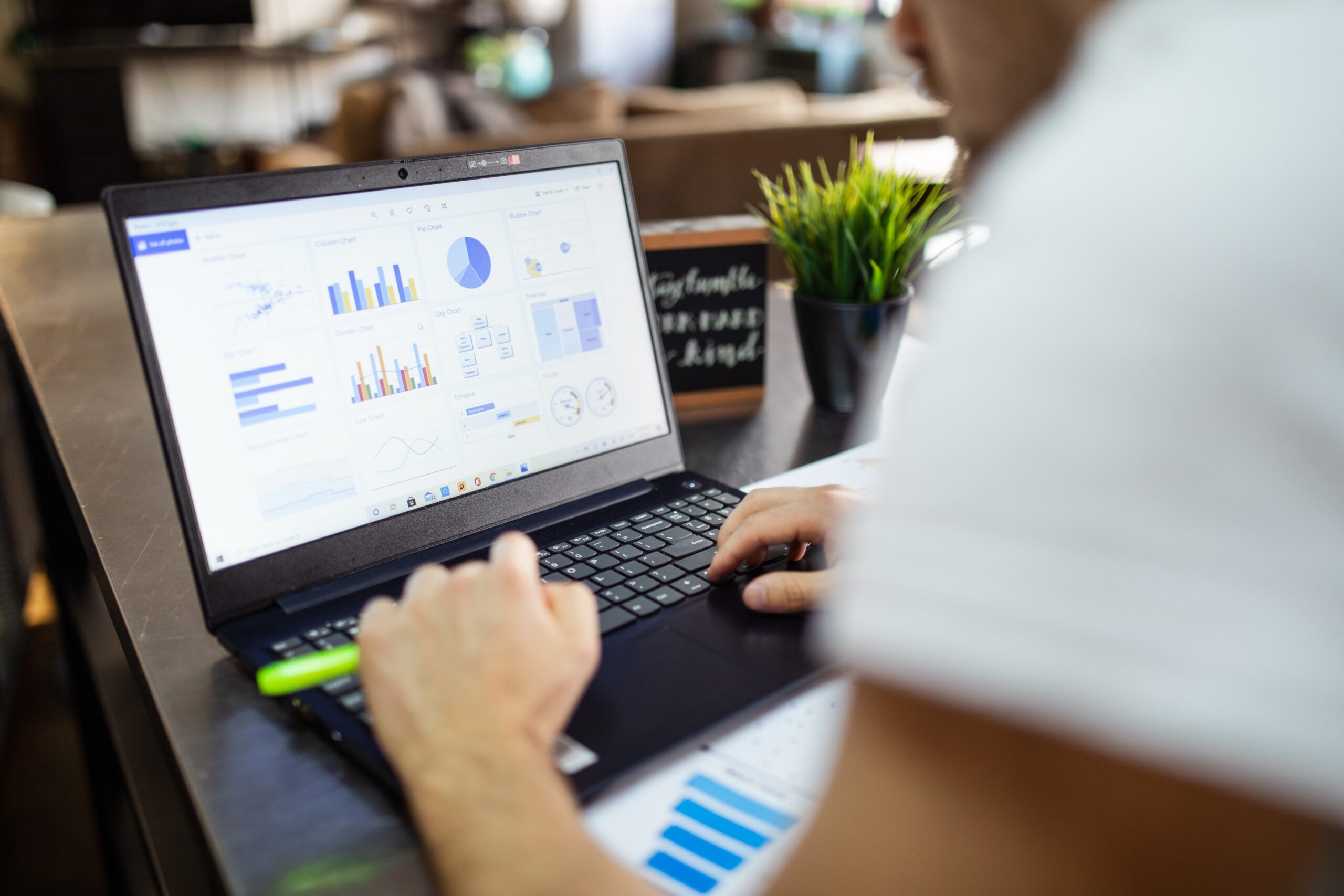 How can real-time financial reporting benefit your business? | DCS